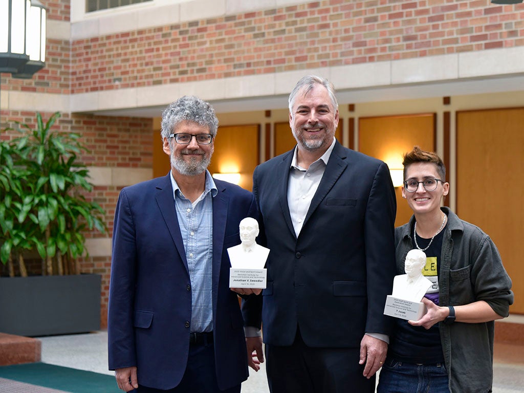 Jonathan Sweedler wins Beckman Institute Vision and Spirit Award ...